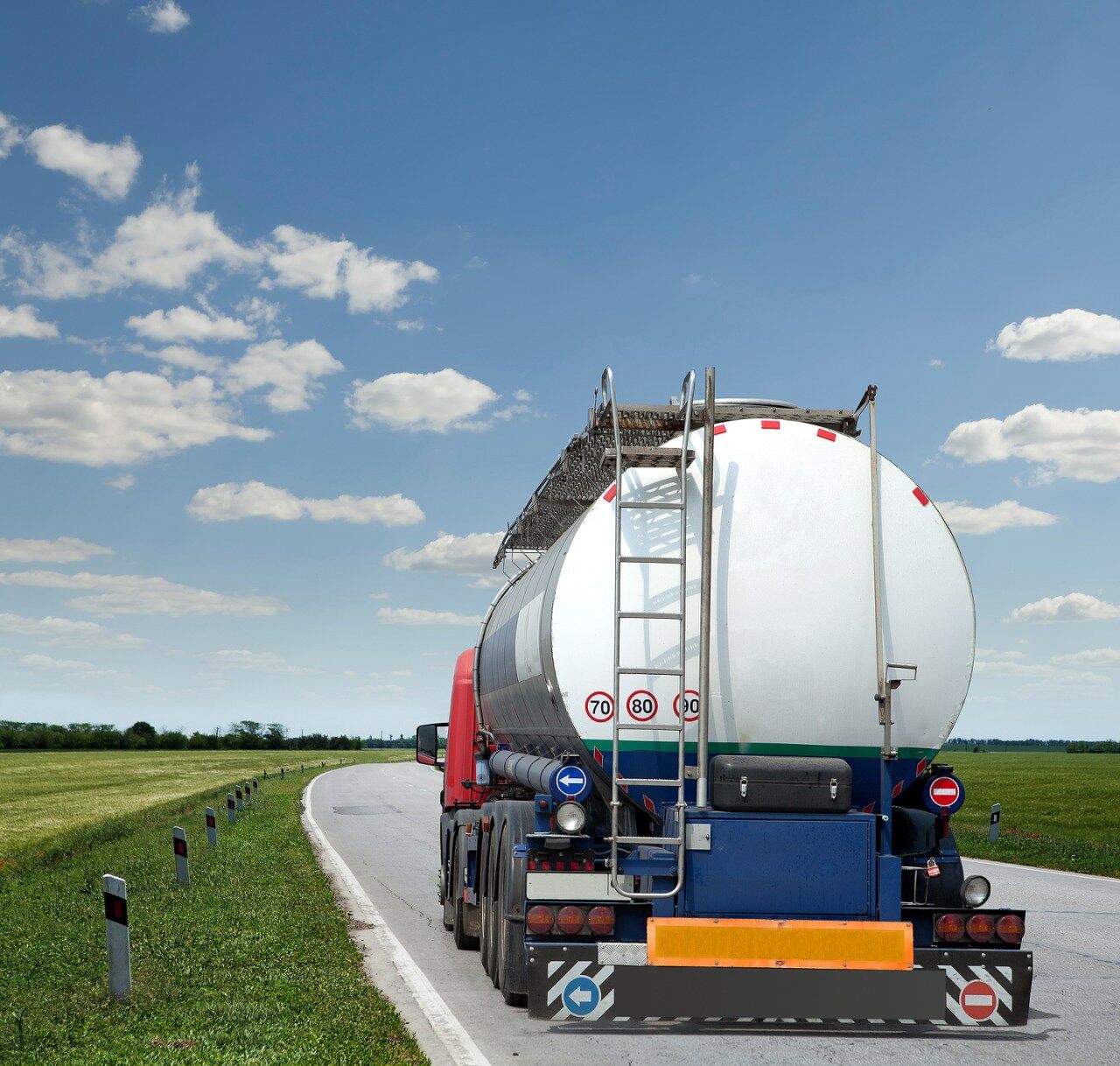 Bulk Fuel Delivery | Diesel, Gas & DEF | 24/7 Nationwide